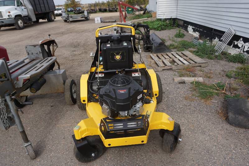 Tractor Zoom - 2022 Stinger QA3000