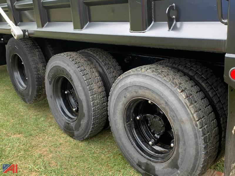 Tractor Zoom - 1985 Mack 600