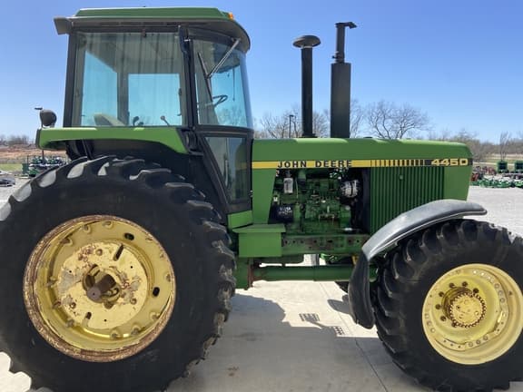 Tractor Zoom - 1985 John Deere 4450