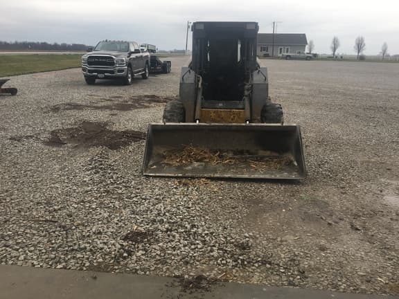 Tractor Zoom - 2000 New Holland LS180