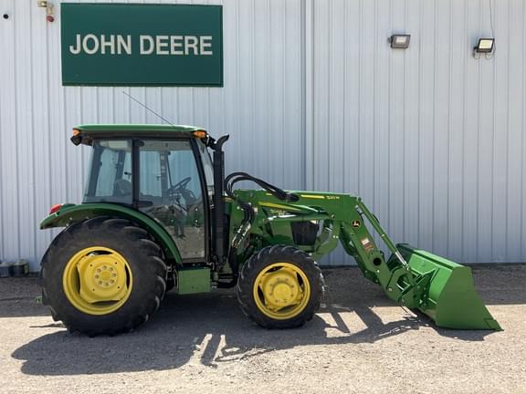 Tractor Zoom - 2021 John Deere 5065E