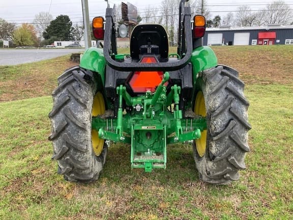Tractor Zoom - 2020 John Deere 5045E