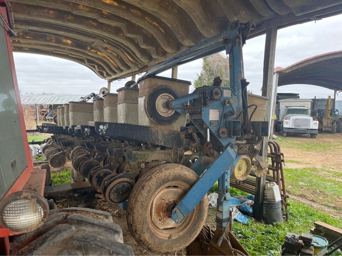 Tractor Zoom - 1985 Kinze Twin-Line