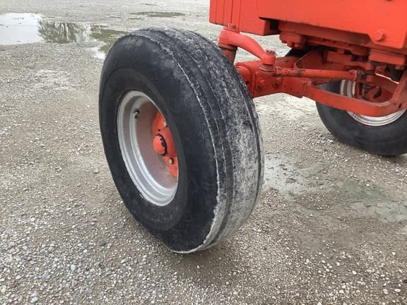 Tractor Zoom - J.I. Case 1070