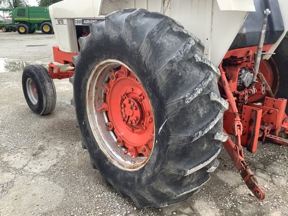Tractor Zoom - J.I. Case 1070