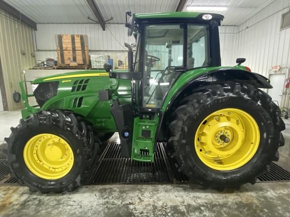 Tractor Zoom - 2020 John Deere 6145M