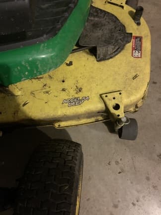 Tractor Zoom - 2018 John Deere X570