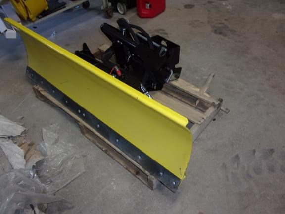 Tractor Zoom - 2019 John Deere 60" Front Blade