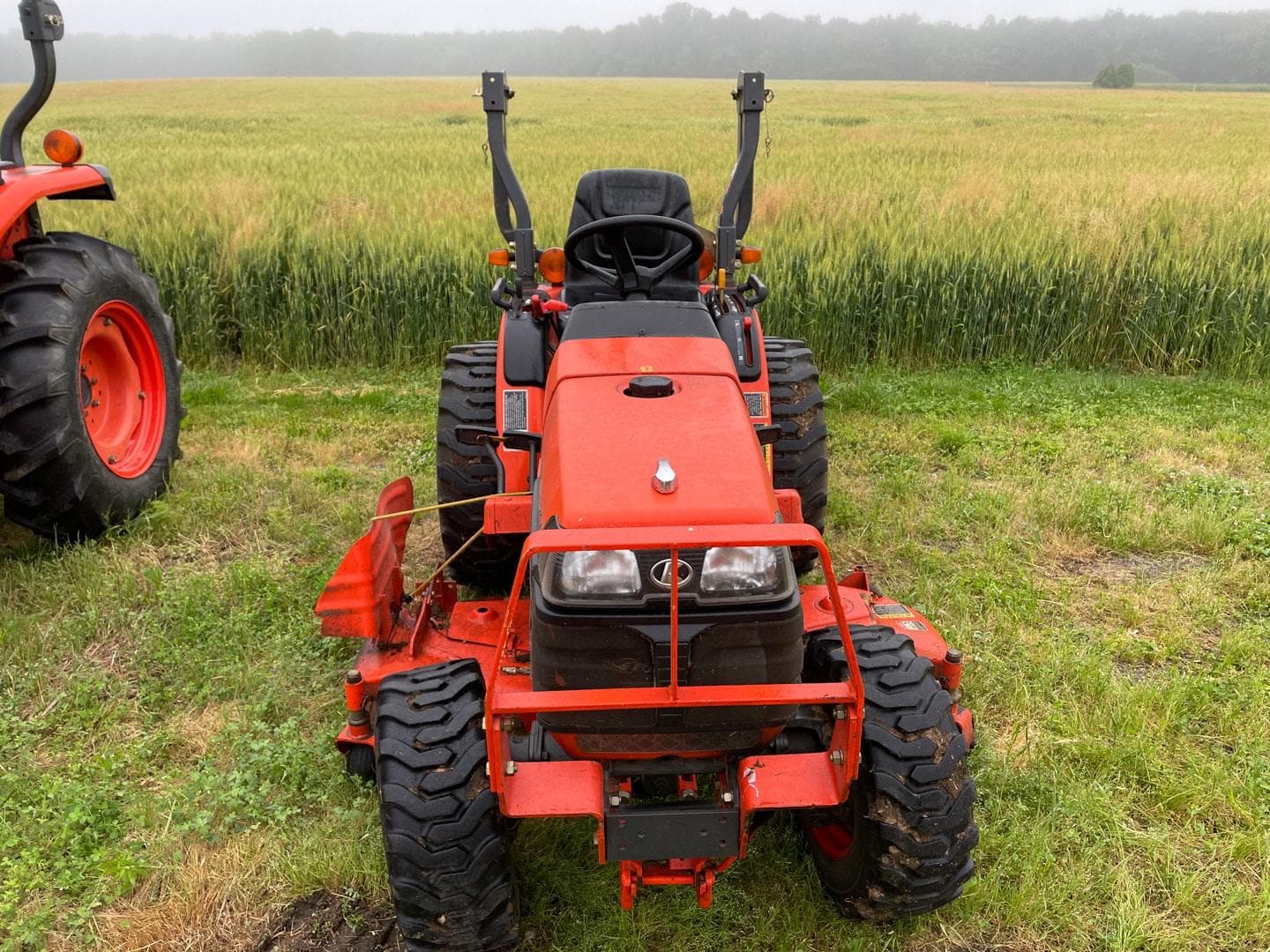 Tractor Zoom - 2007 Kubota B7610