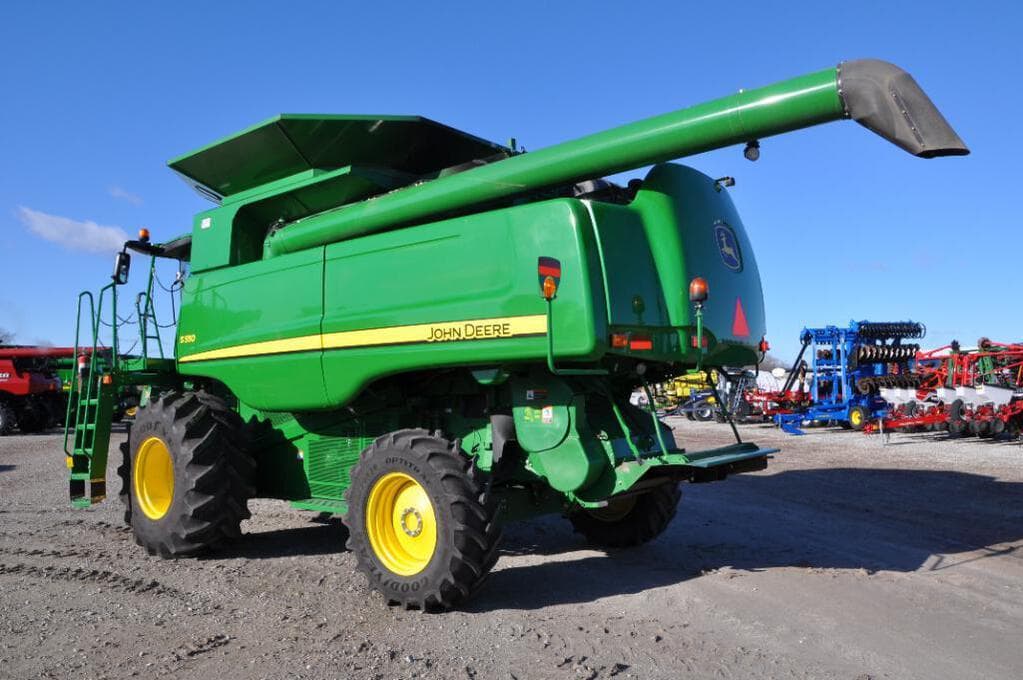 Tractor Zoom - 2013 John Deere S550