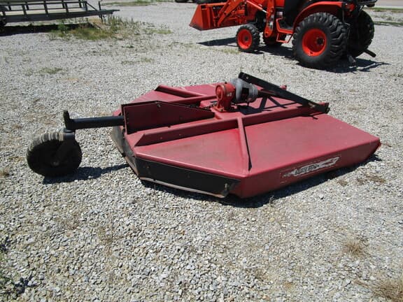 Tractor Zoom - Bush Hog SQ72