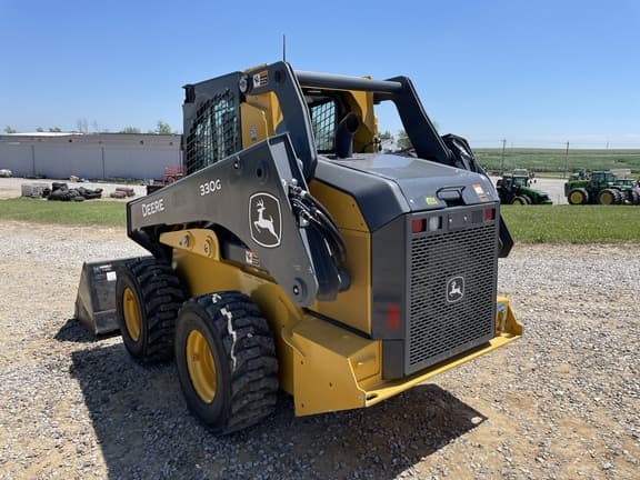 Tractor Zoom - 2020 John Deere 330G