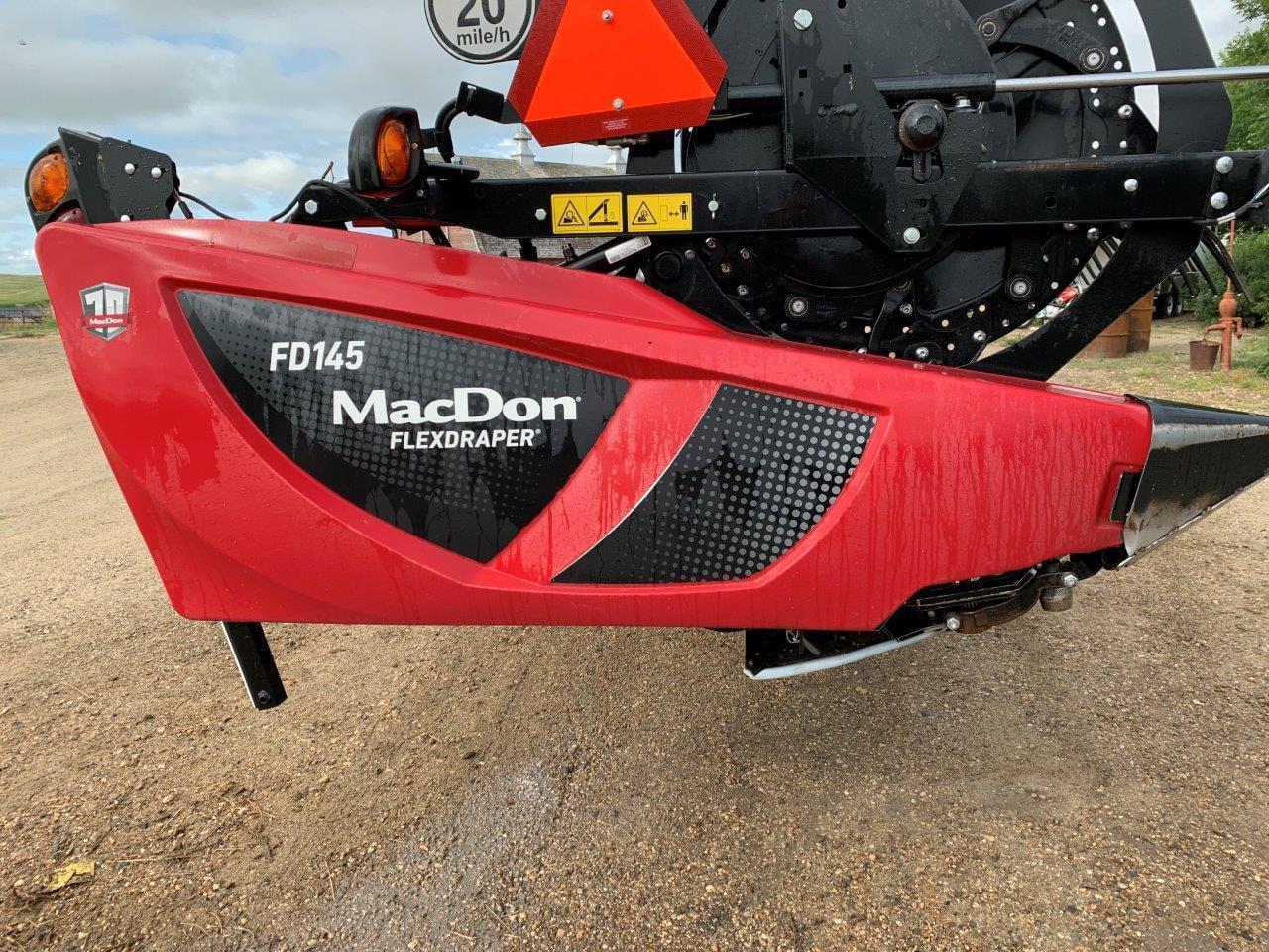 Tractor Zoom - 2019 MacDon FD145