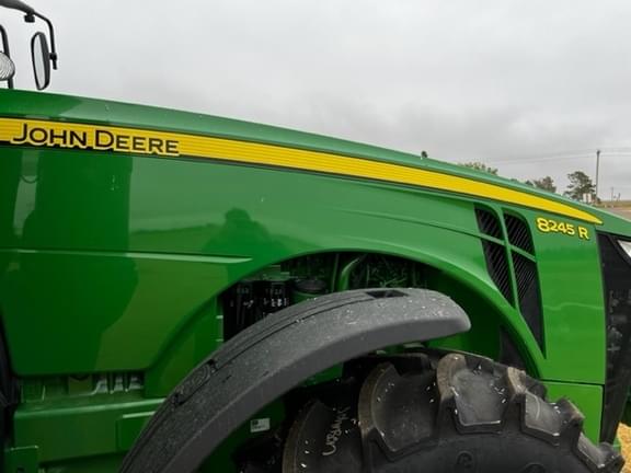 Tractor Zoom - 2020 John Deere 8245R