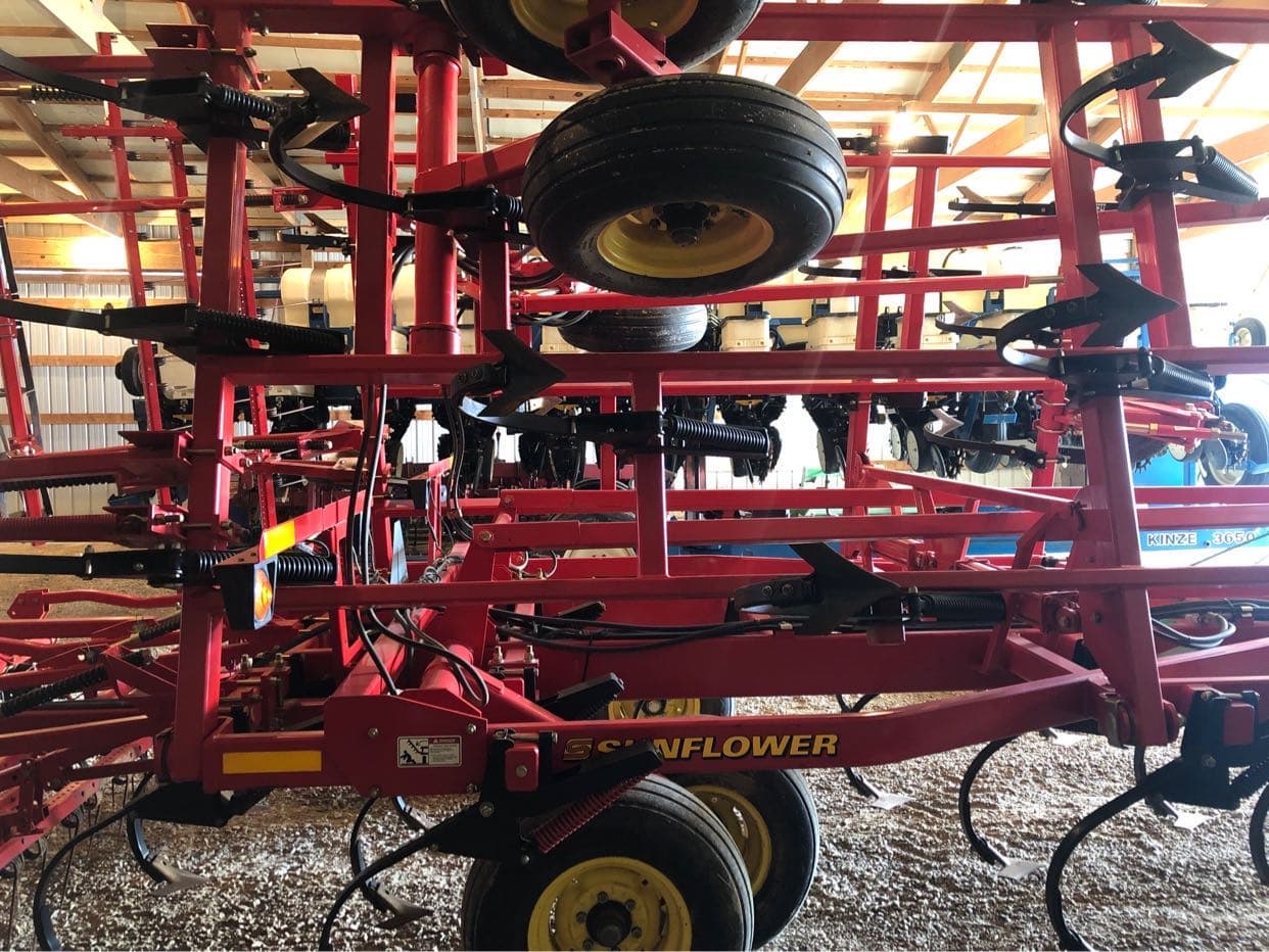 Tractor Zoom - Sunflower 5035