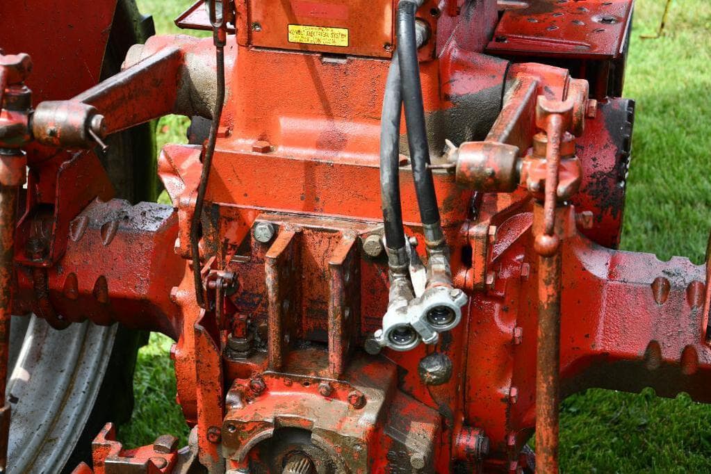 Tractor Zoom - International Harvester 706