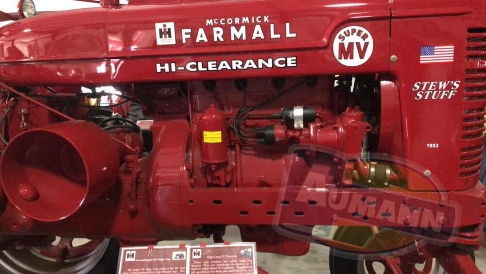 Tractor Zoom - Farmall Super MV