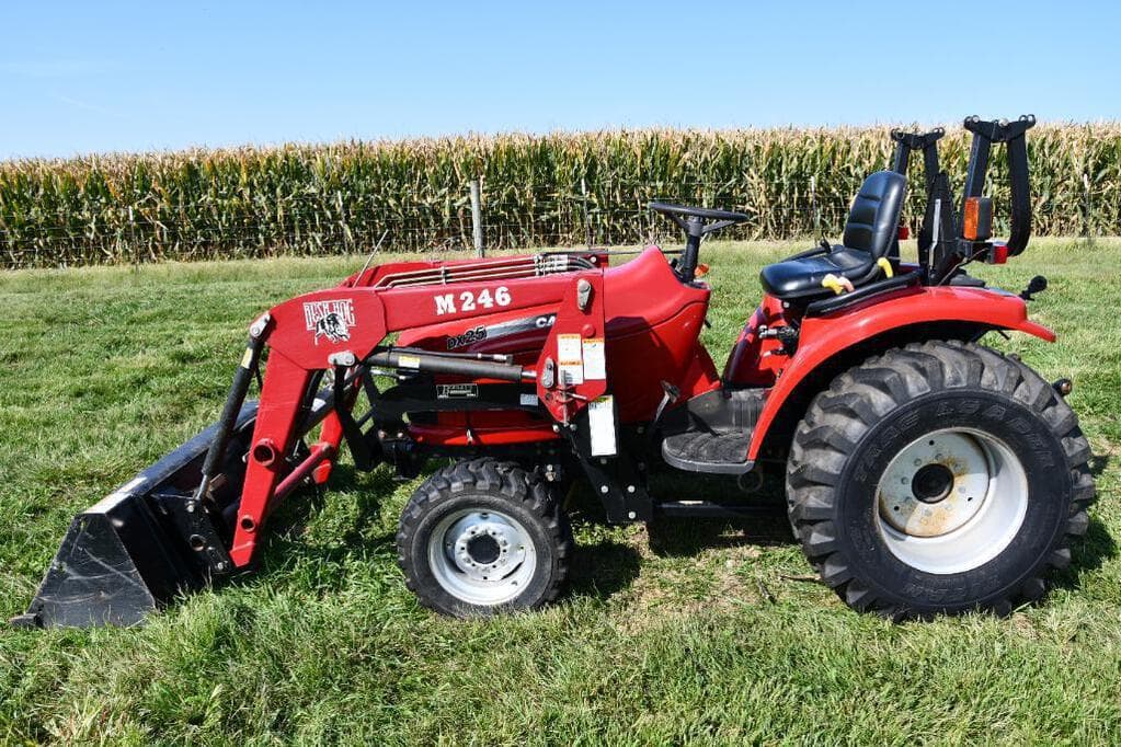 Tractor Zoom - 2003 Case IH DX25