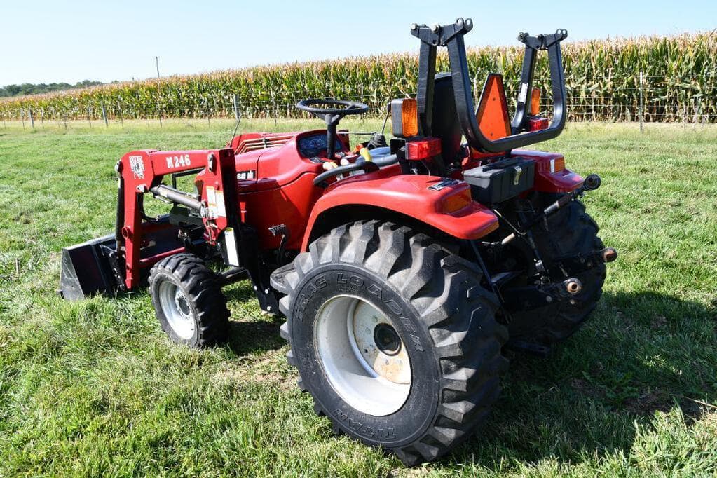 Tractor Zoom - 2003 Case IH DX25
