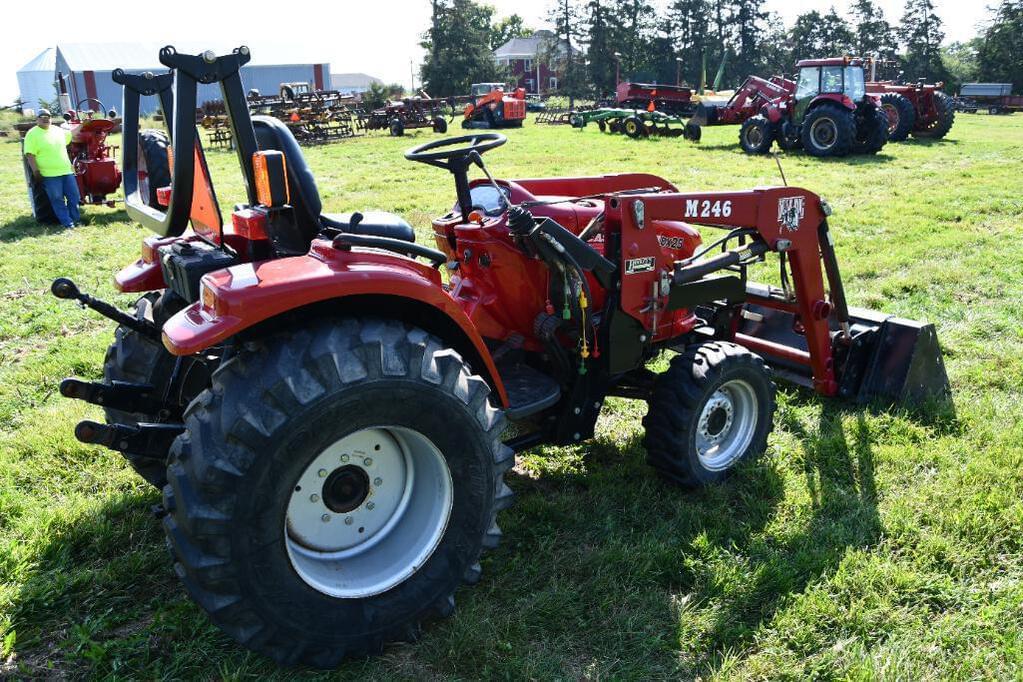 Tractor Zoom - 2003 Case IH DX25