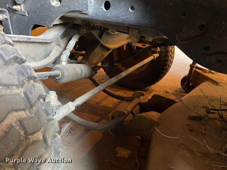 Tractor Zoom - John Deere X475