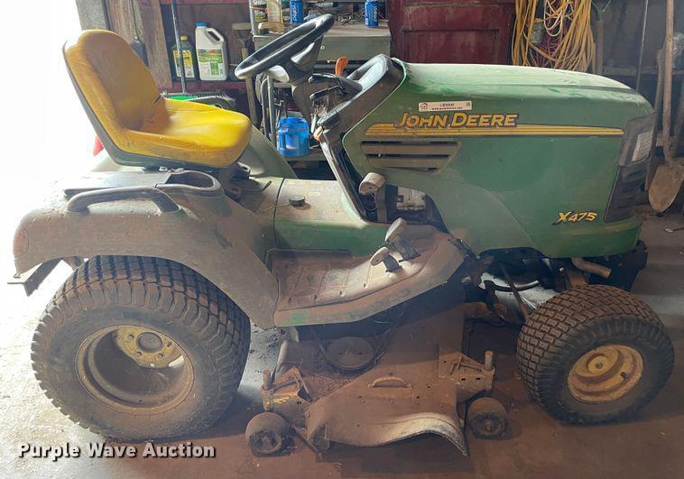 Tractor Zoom - John Deere X475