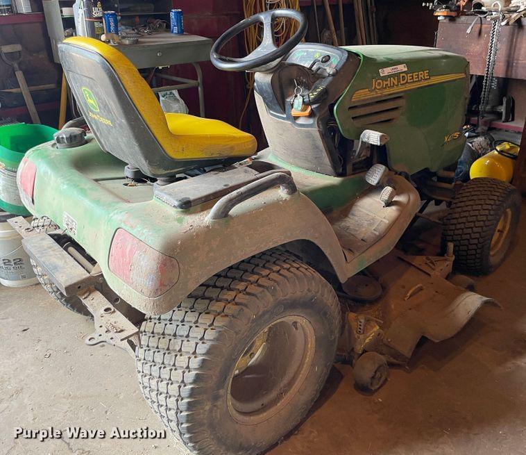 Tractor Zoom - John Deere X475