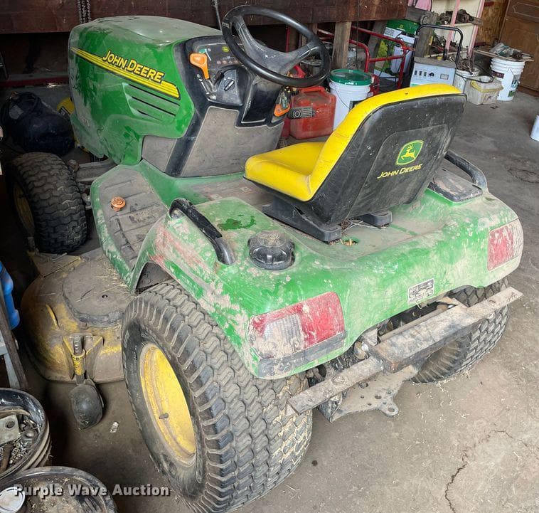 Tractor Zoom - John Deere X475