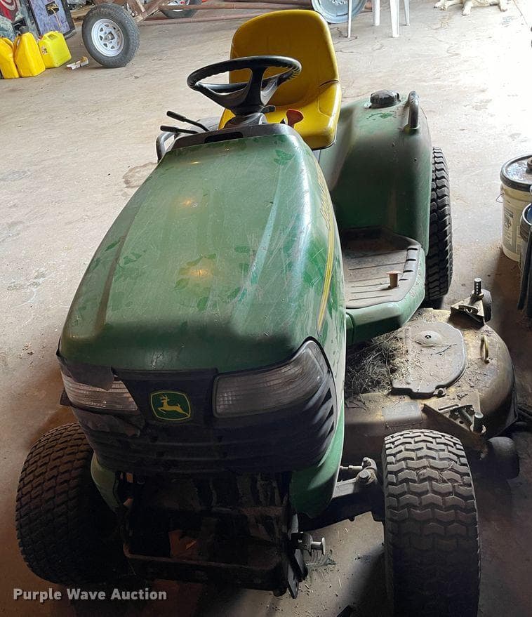 Tractor Zoom - John Deere X475