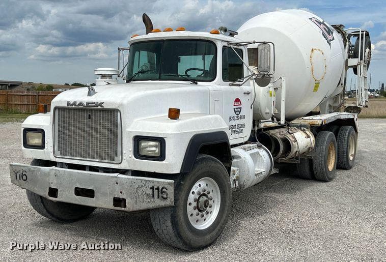 Tractor Zoom - 1999 Mack RD600