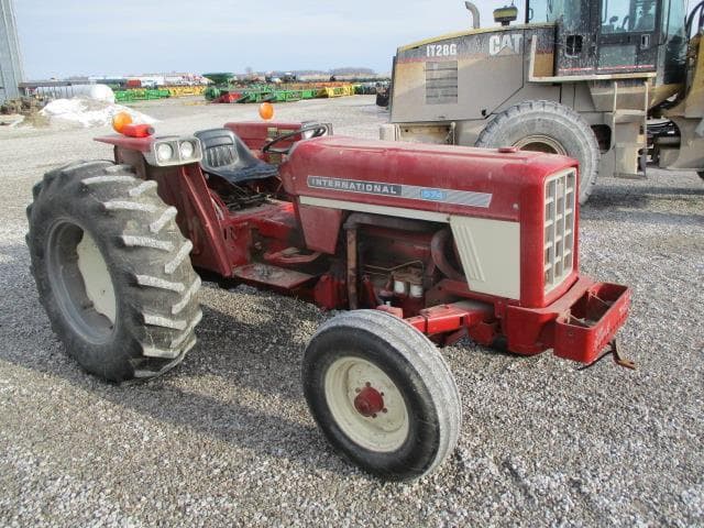 Tractor Zoom - 1976 International Harvester 574