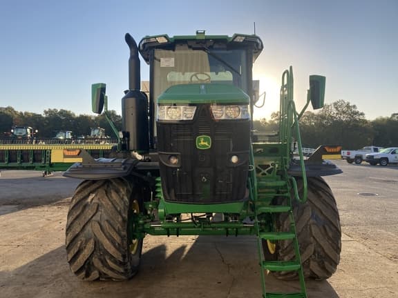 Tractor Zoom - 2022 John Deere 800R