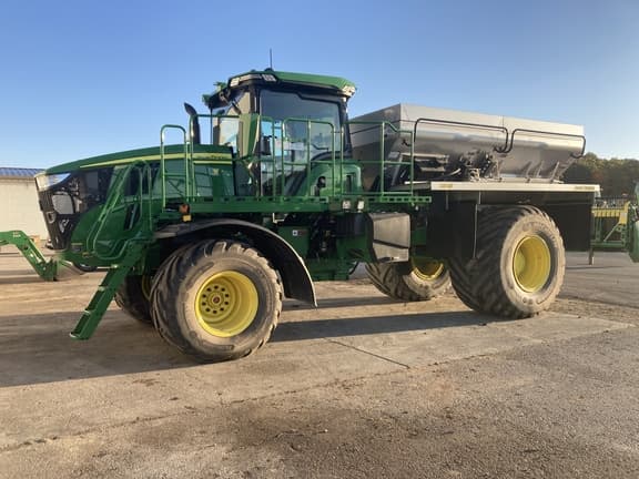 Tractor Zoom - 2022 John Deere 800R