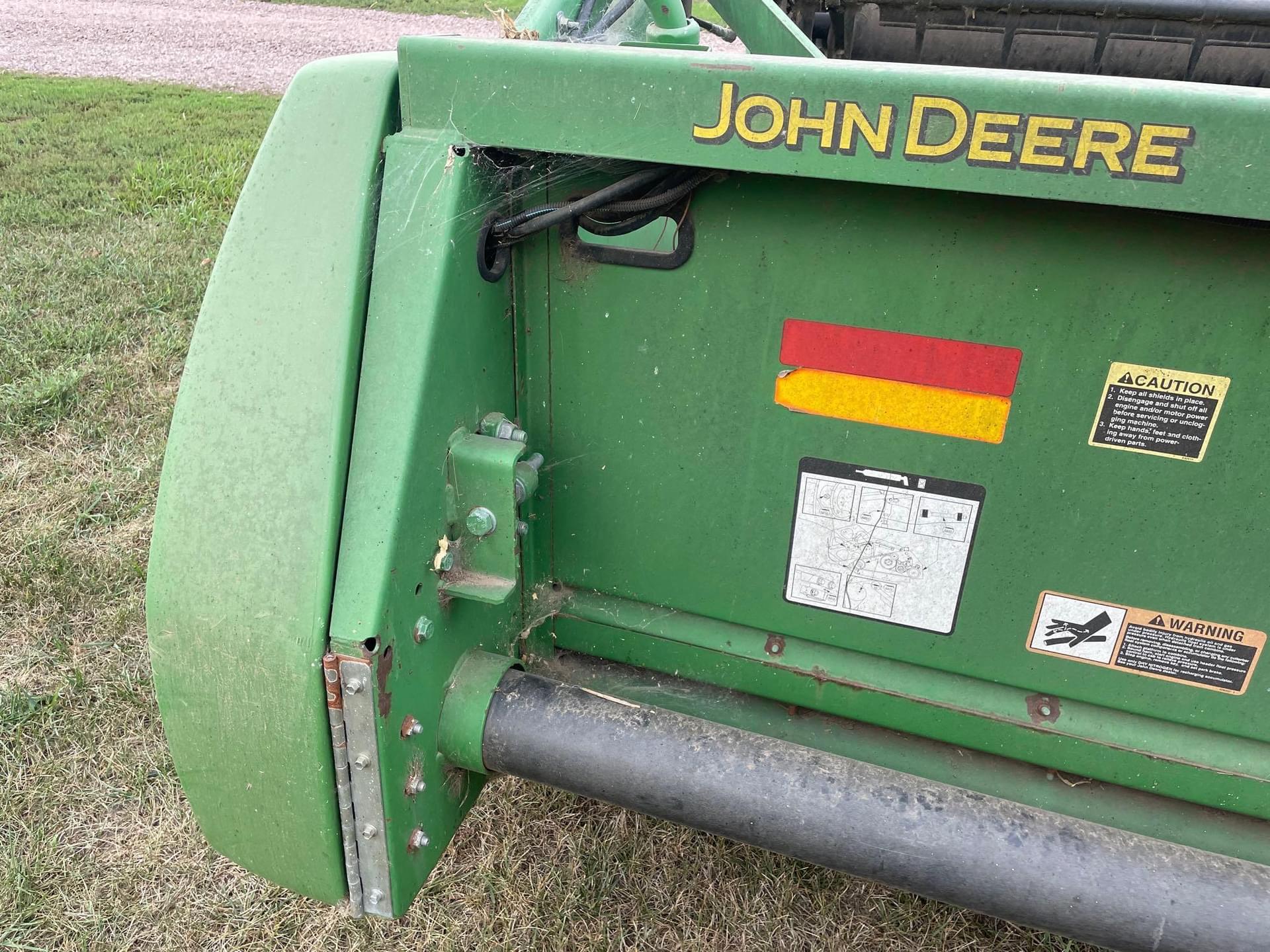Tractor Zoom - John Deere 635F
