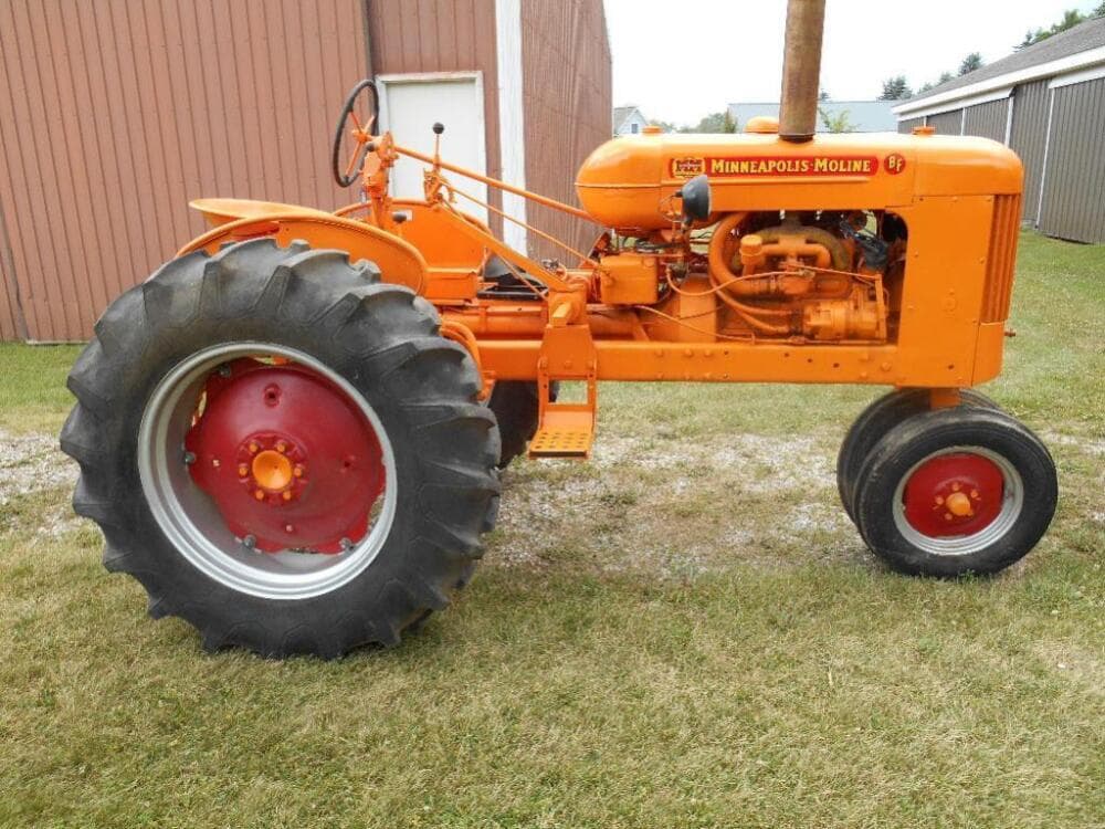 Tractor Zoom - Minneapolis-Moline BF