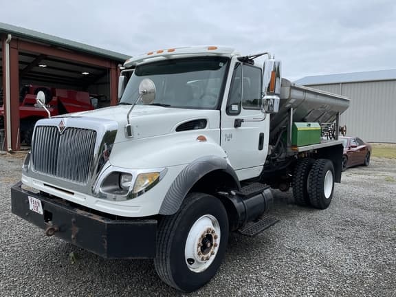 Tractor Zoom - 2014 International 7600