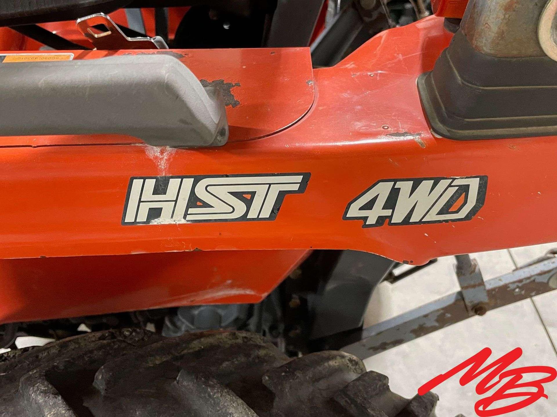 Tractor Zoom - Kubota B7300