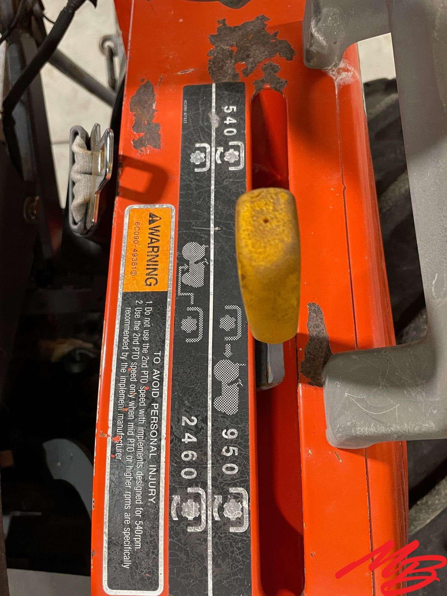 Tractor Zoom - Kubota B7300