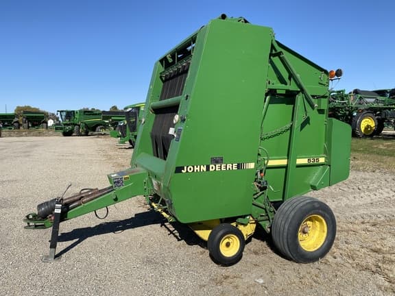 Tractor Zoom - 1992 John Deere 535