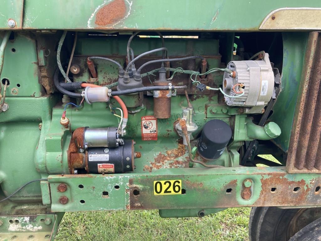 Tractor Zoom - 1966 John Deere 2510