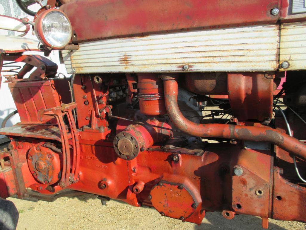 Tractor Zoom - International Harvester 460