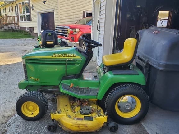 Tractor Zoom - 2002 John Deere GX335