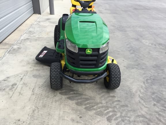 Tractor Zoom - 2021 John Deere S130