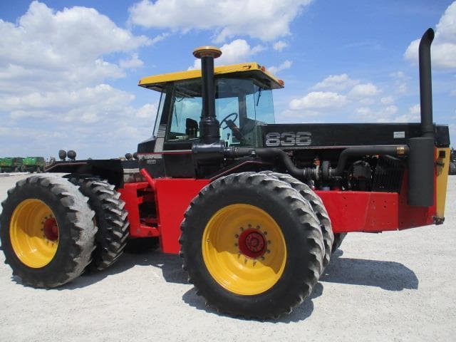 Tractor Zoom - 1985 Versatile 836