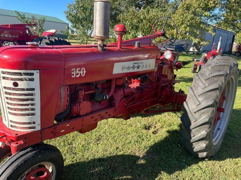 Tractor Zoom - Farmall 350