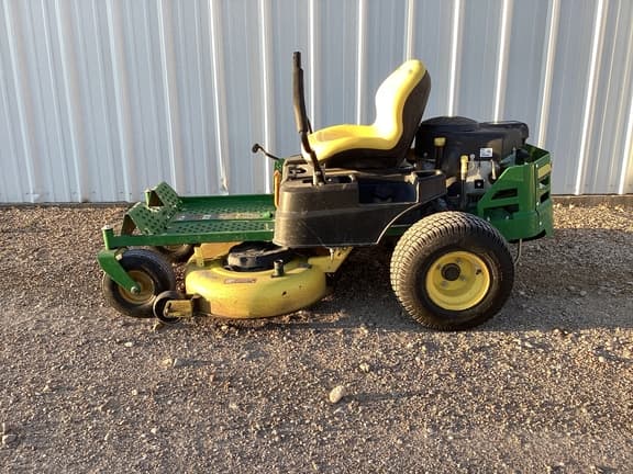 Tractor Zoom - 2021 John Deere Z335E