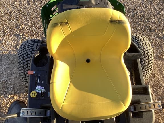 Tractor Zoom - 2021 John Deere Z335E