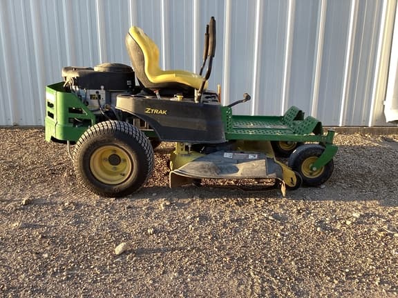 Tractor Zoom - 2021 John Deere Z335E