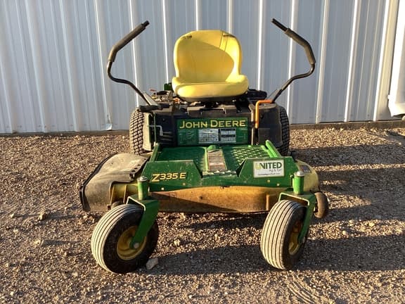 Tractor Zoom - 2021 John Deere Z335E