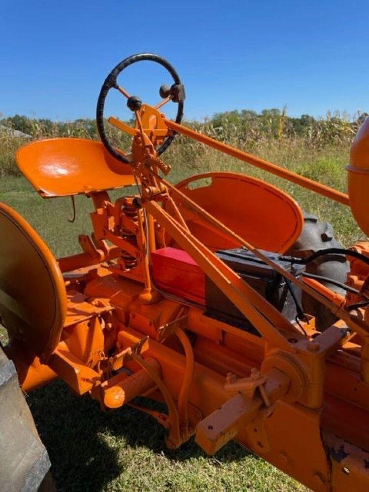 Tractor Zoom - Minneapolis-Moline BF